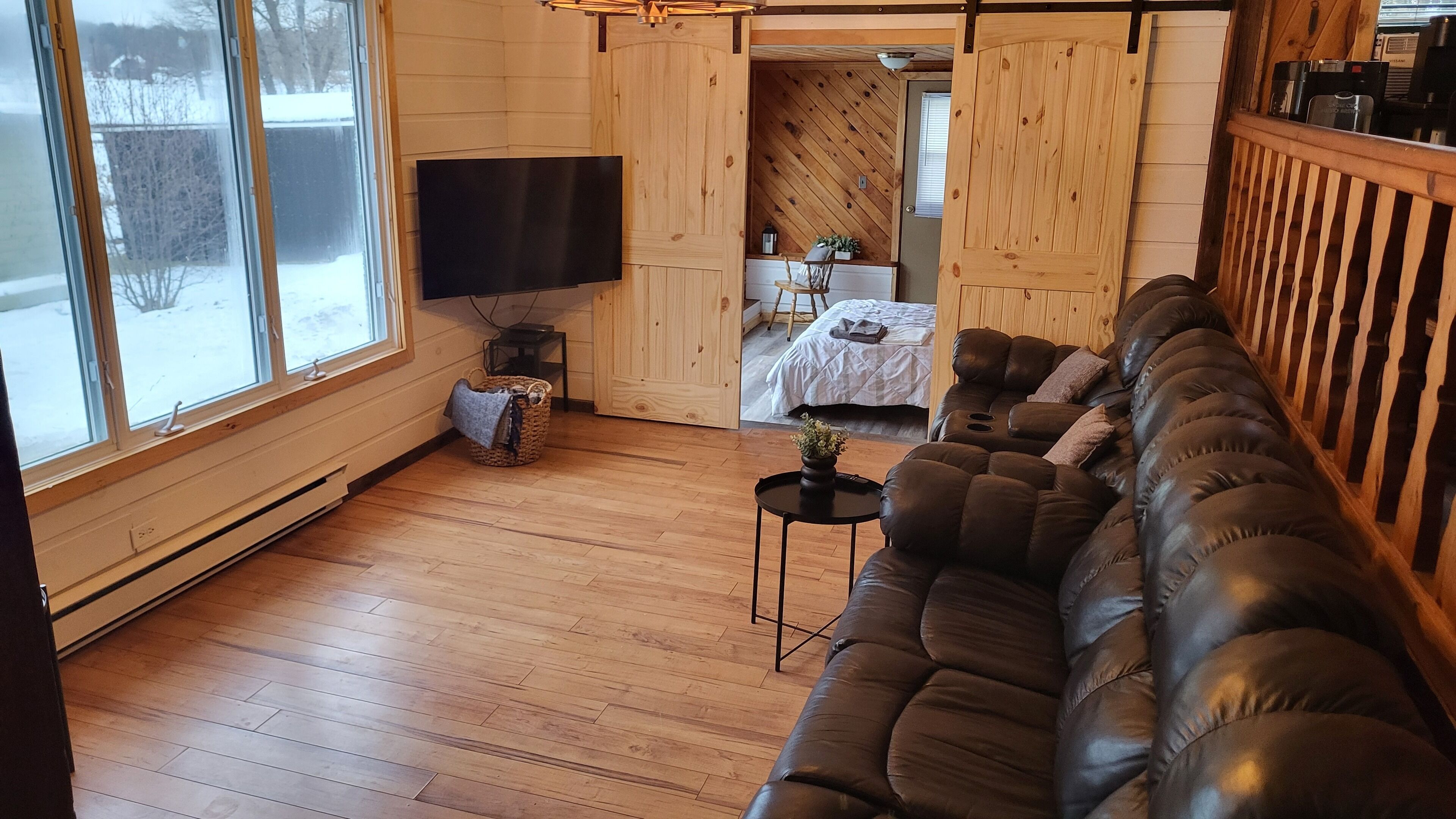 Lakeside Therapy Waterfront Cottage On Lac Cayamant - Québec