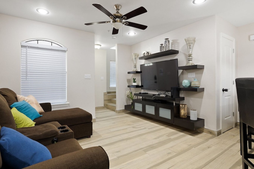 Sharyland Townhome - 2/2.5 Bedrooms With Patio In Mcallen - McAllen