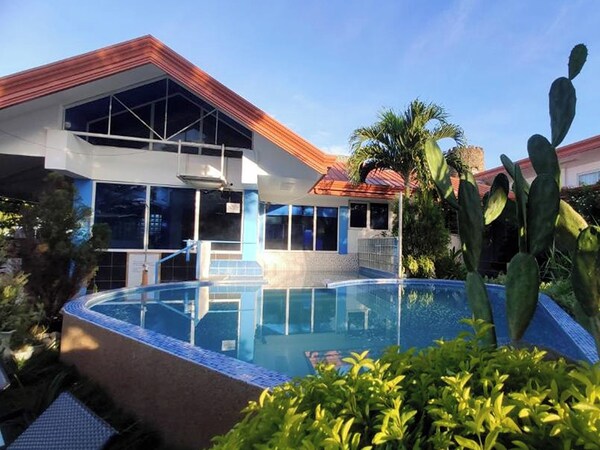 Seaview Beach Resort Dumaguete Beachfront - Sibulan