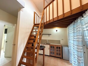 Quarto família | Cofres nos quartos, escrivaninha, ferros/tábuas de passar roupa