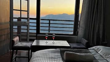 Apartamento superior | 1 quarto, quartos à prova de som, Wi-Fi de cortesia