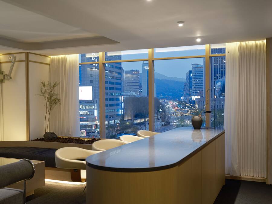 Royal Palace City Suite (Highest Floor) | Interior