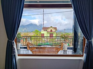 Quarto Duplo Standard para 1 Pessoa, Vista para a cidade | Roupa de alta qualidade, edredões de penas 