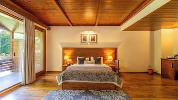 Xclusiv Room | 1 quarto, cortinas/cortinados opacos, Wi-fi grátis