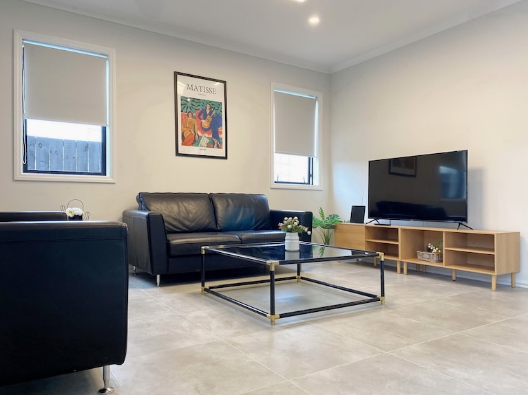 Extra-large Brand-new House 9 Bedrooms 6 Bathrooms - Beachlands