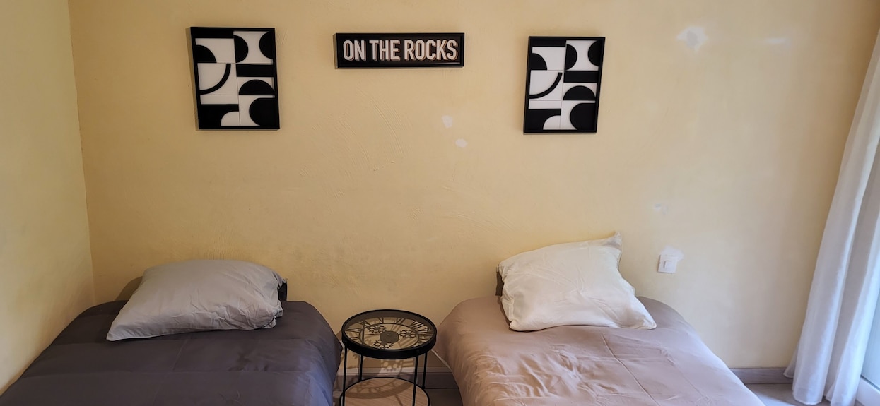 Appartement Spacieux Avec Climatisation Et Parking - Béziers