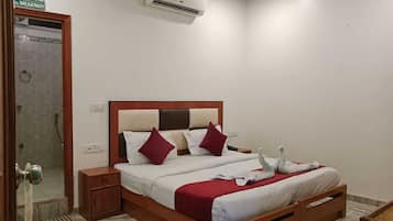 Quarto Familiar | Cortinas/cortinados opacos, Wi-fi grátis, roupa de cama fornecida