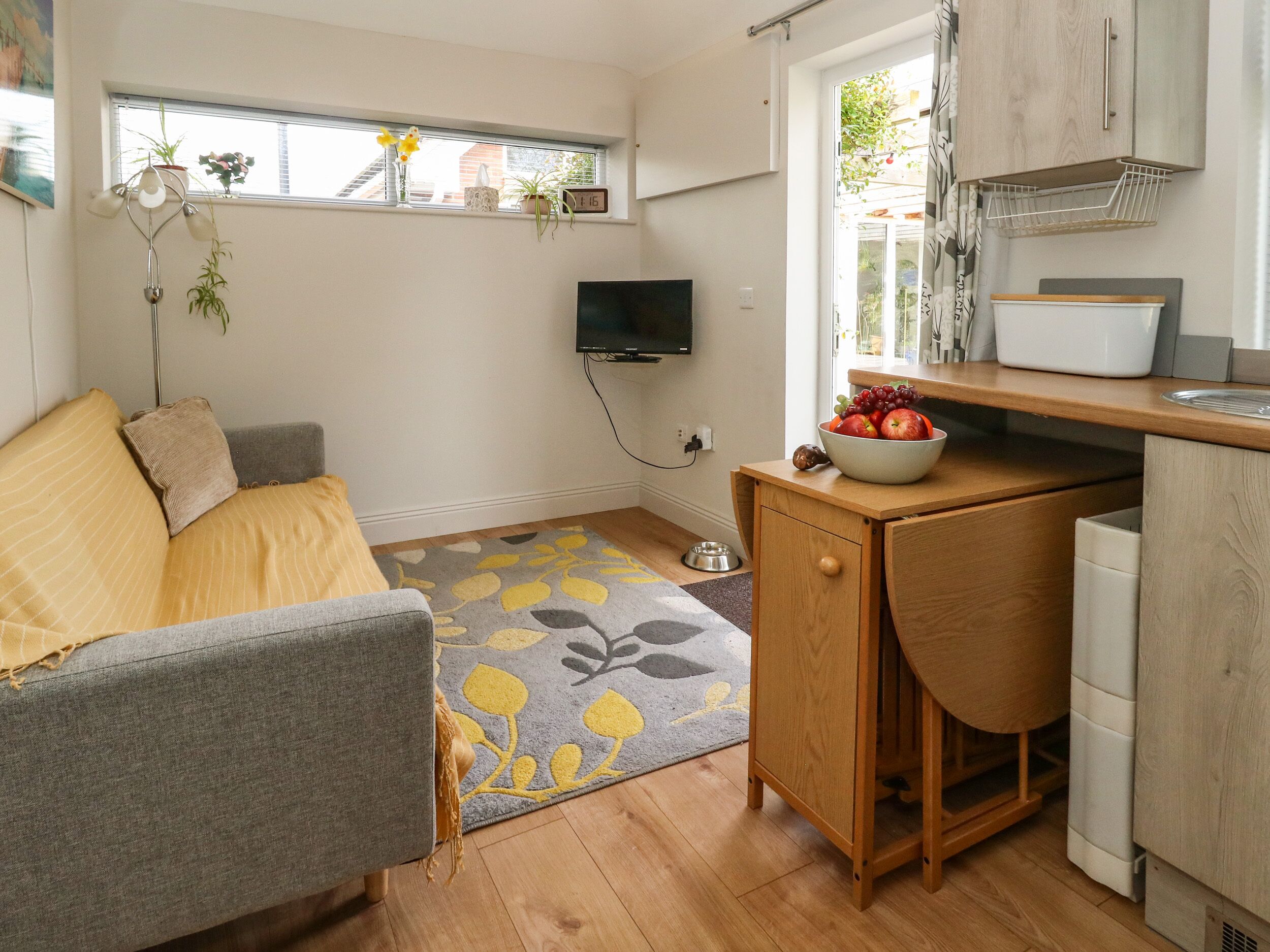 Little Timbers, Pet Friendly, With A Garden In Ringwood - Ringwood