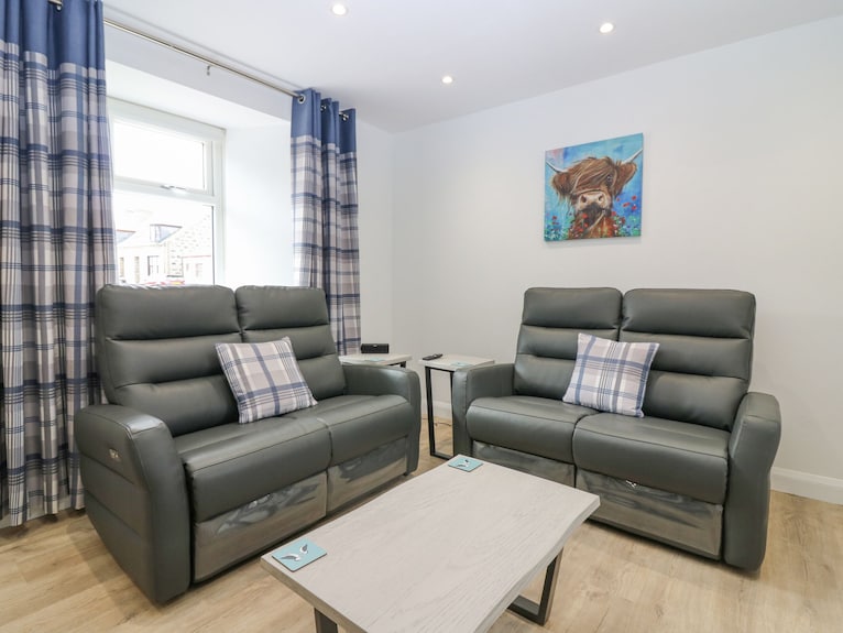 2 College Bounds, Pet Friendly, With A Garden In Fraserburgh - Aberdeenshire