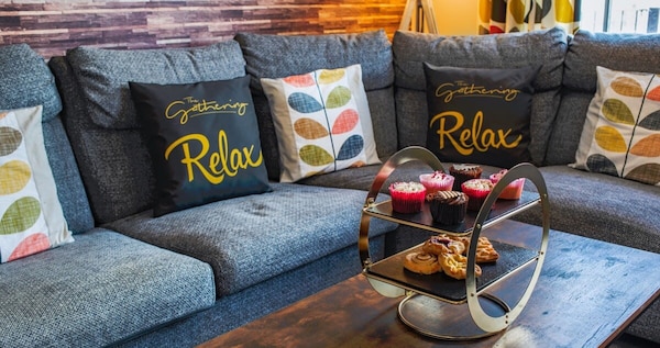 The Gathering Chester 2 Sleeps 14 Very Close To City Centre - Chester