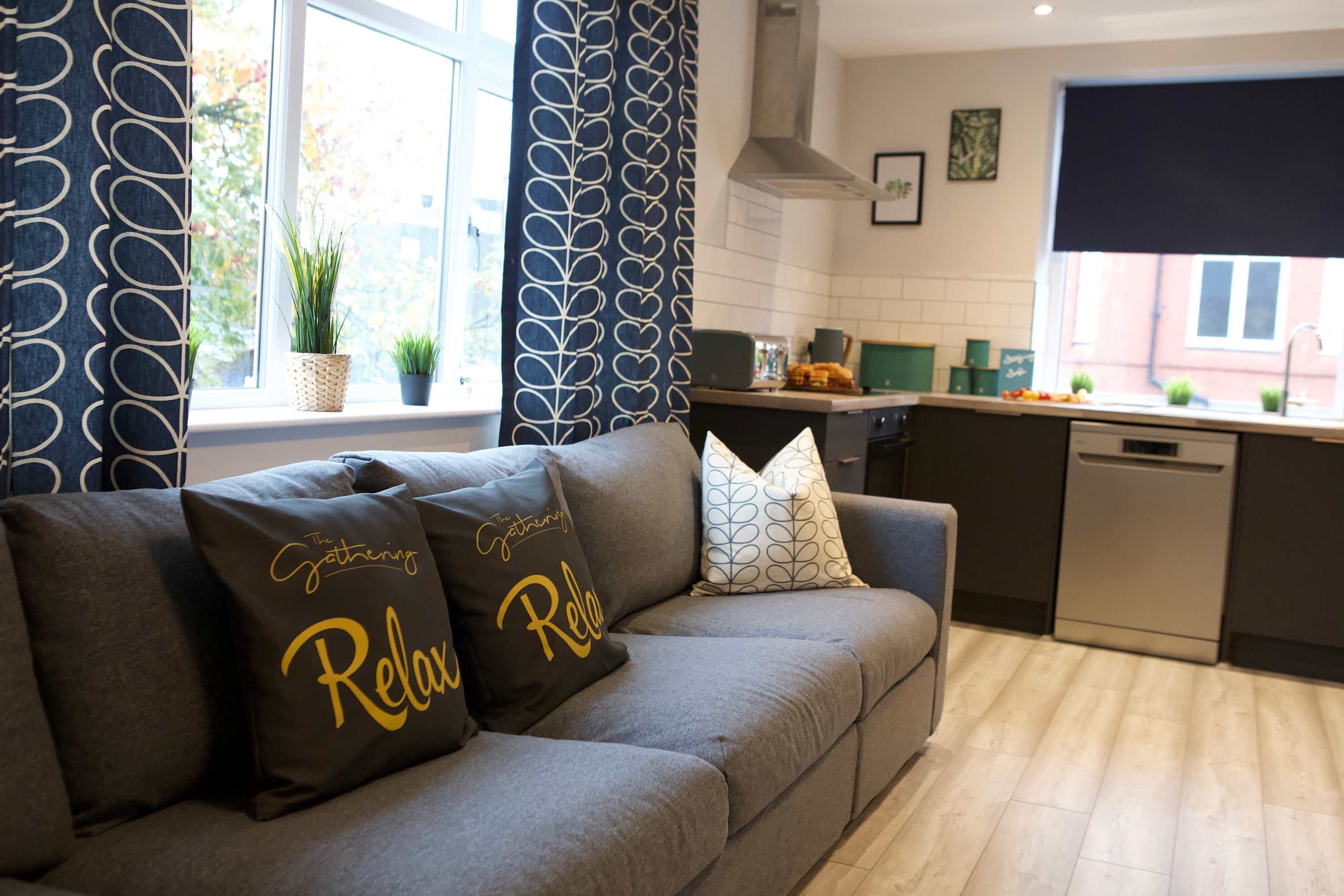 Apartamento | 2 quartos, escrivaninha, ferros/tábuas de passar roupa