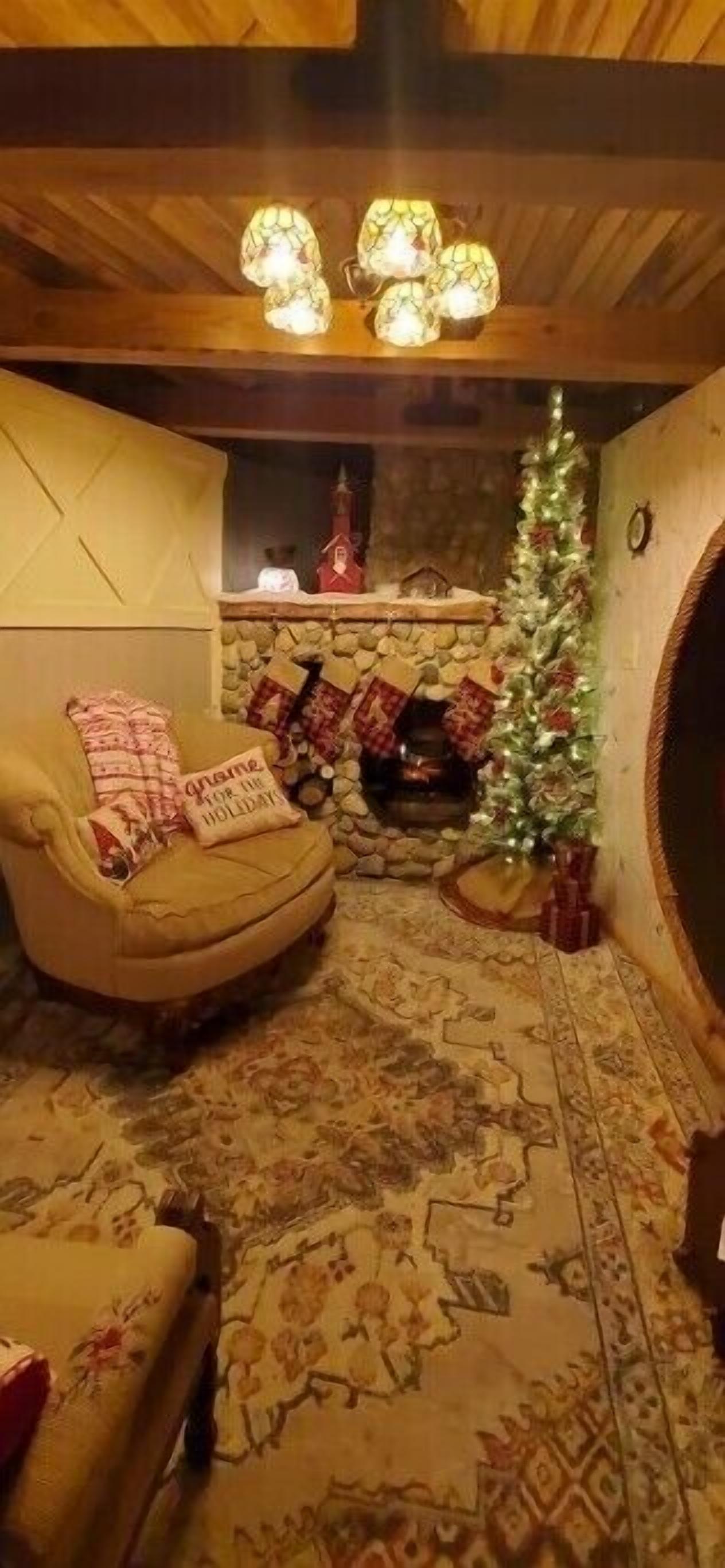 Covington Hobbitlike Cottage - Nebraska