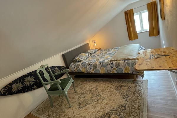 Quarto Duplo Comfort | 1 quarto, camas de colchão Select Comfort, com decoração personalizada
