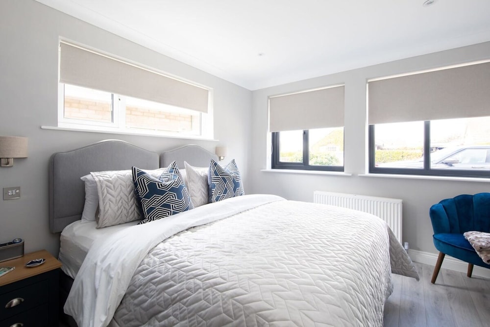 Seaside Serenity 3-bed Deck Garden Near Shore - West Wittering