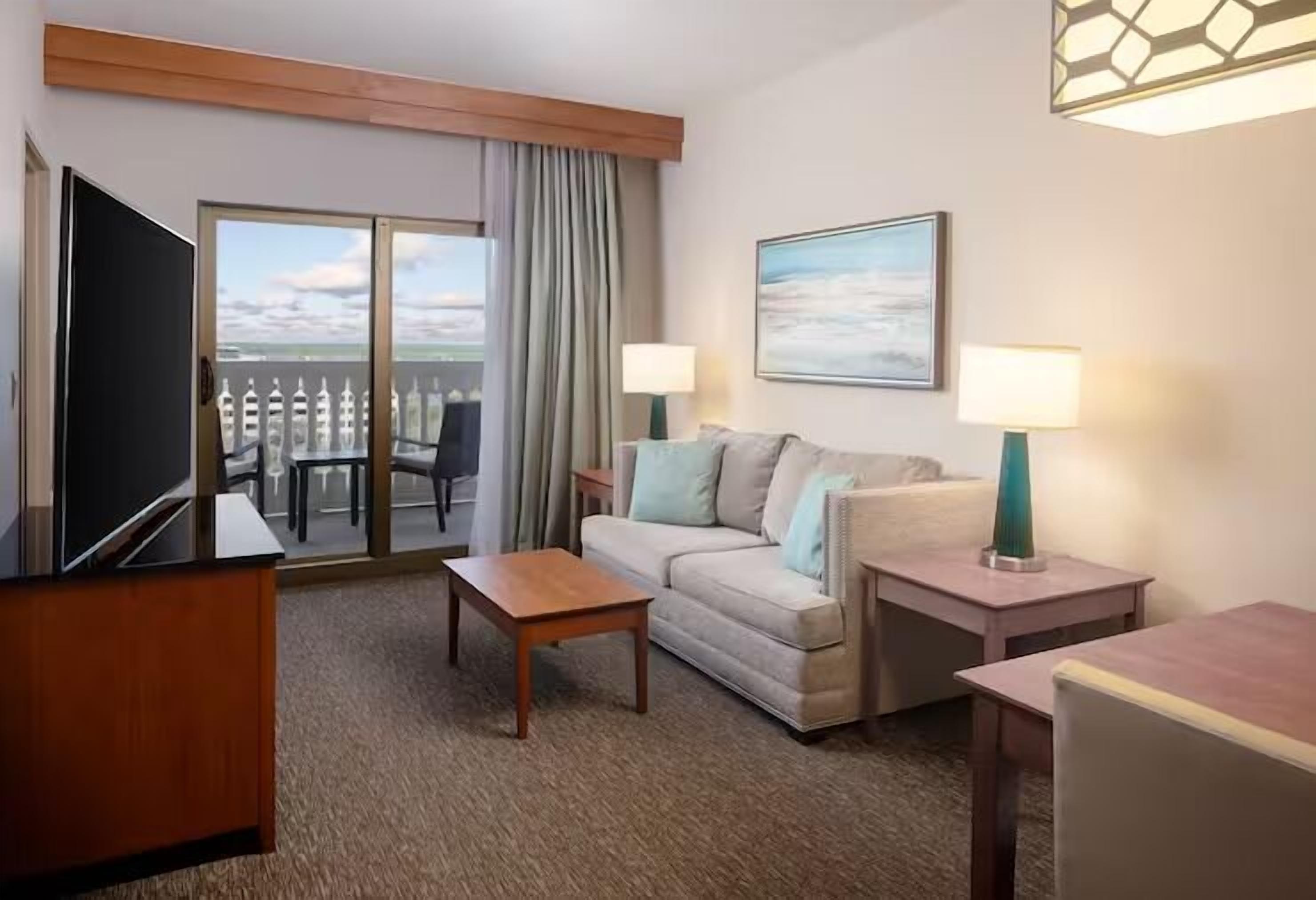 Tranquil Cpuples Oasis Near Beaches | Infinity Pool, Waterfront Dining - St. Petersburg, FL