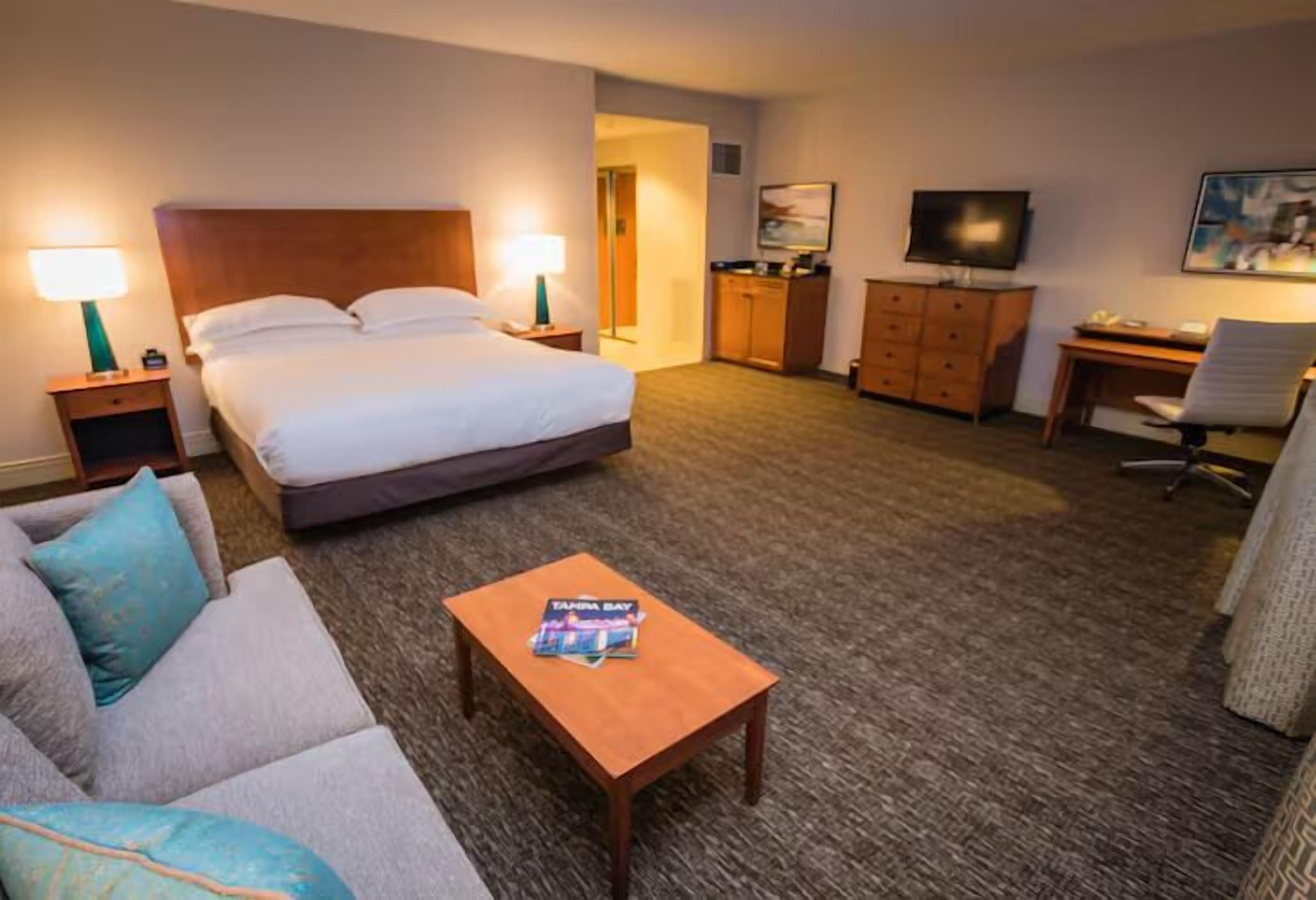 Tranquil Getaway | Waterfront Dining, Pool, Amazing View In 2 Units - Clearwater, FL