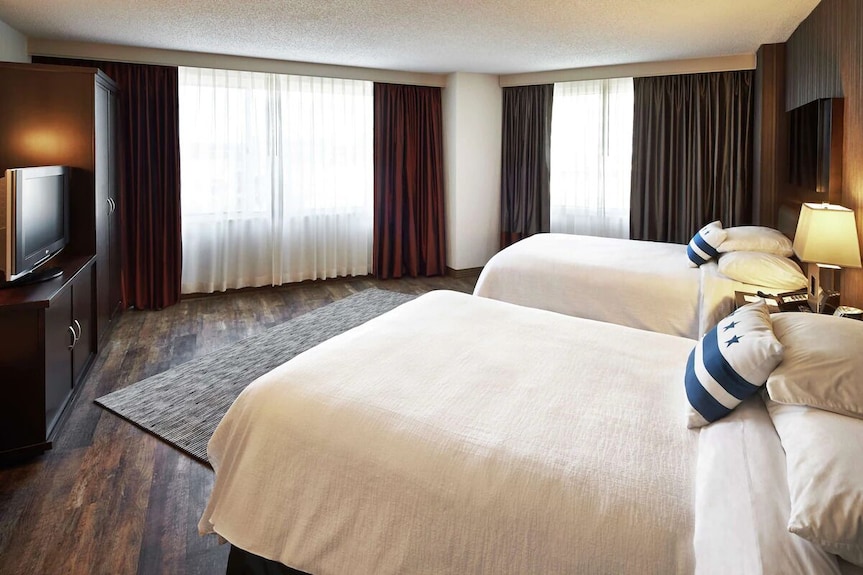 Easy Access To Dc Attractions | Spacious Suites | Indoor Pool | 2 Units - Washington, D.C.