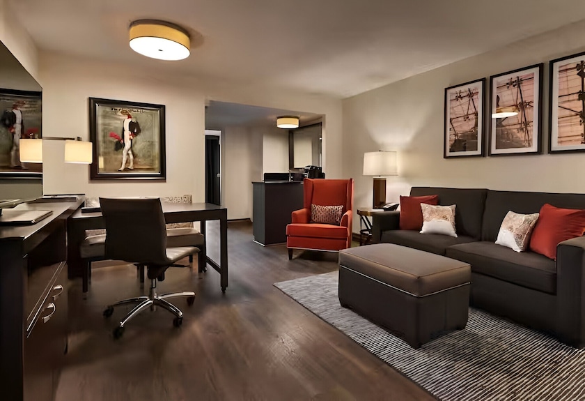 Close To National Cathedral & Shops | Ev Charging | 3 Hotel Units In Chevy Chase - Rockville, MD