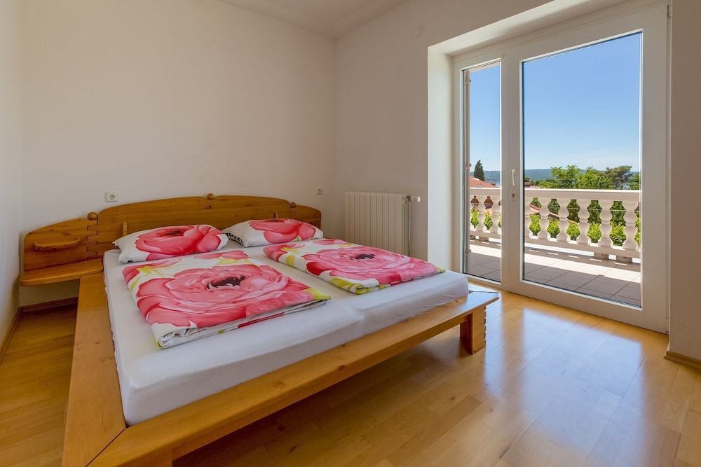 Piso Cerca Del Mar, A 230 Metros De La Playa De Arena - Crikvenica