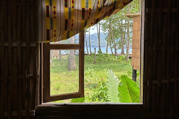 Cabana de Madeira Standard | Secretária adequada para computadores portáteis