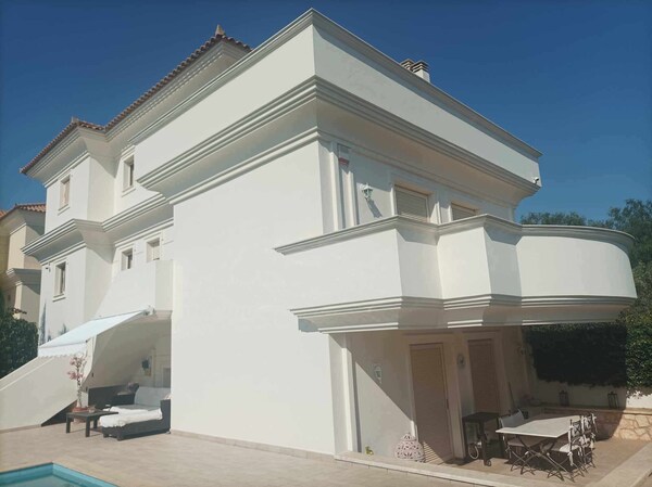 Guest Apartment Within A Villa In Lagonissi - 
