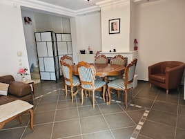 Apartamento em Condomínio Fechado, 1 quarto, terraço, vista para o jardim | Interior