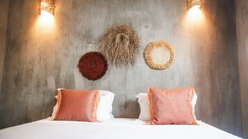 Quarto casal luxo, banheira | Individualmente decorados, roupa de cama