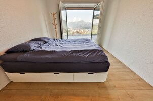 Quarto Duplo Básico, 1 cama king-size | Wi-fi grátis, roupa de cama fornecida 