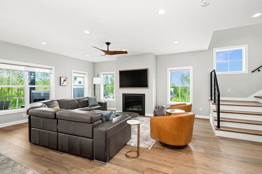 Riverwest Alpine - Hot Tub - Sauna - Dogs -25% Off Ski Tickets - Lake Superior Zoo, Duluth