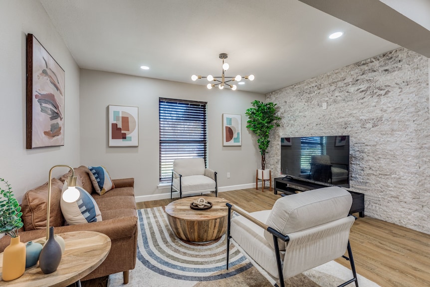 Family Friendly And Pet Friendly Bliss - Farmers Branch, TX