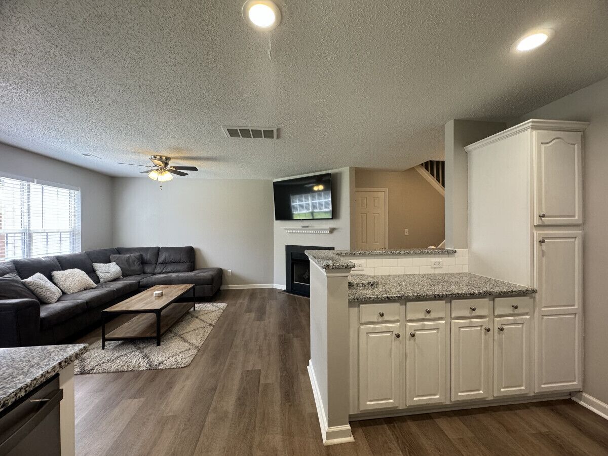 Modern And Spacious Townhome Retreat - Greensboro, NC