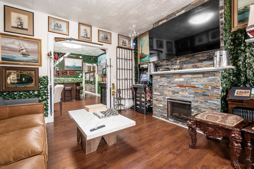 English Court Barcade: Osu Home In Weinland Park/short North - Ohio (State)