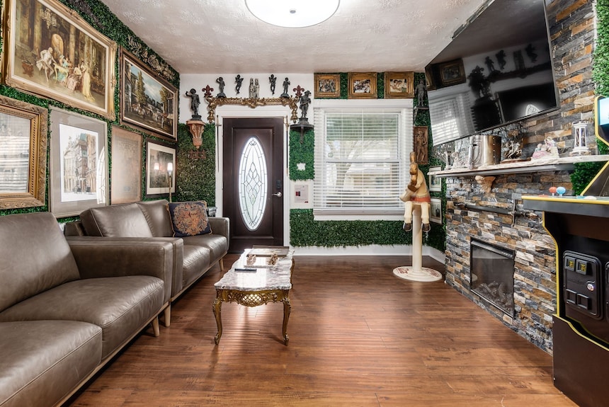 French Court Barcade: Osu Home In Weinland Park/short North - Nationwide Arena