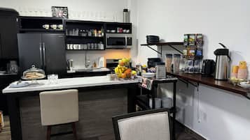 Pequeno-almoço continental incluído aos fins de semana