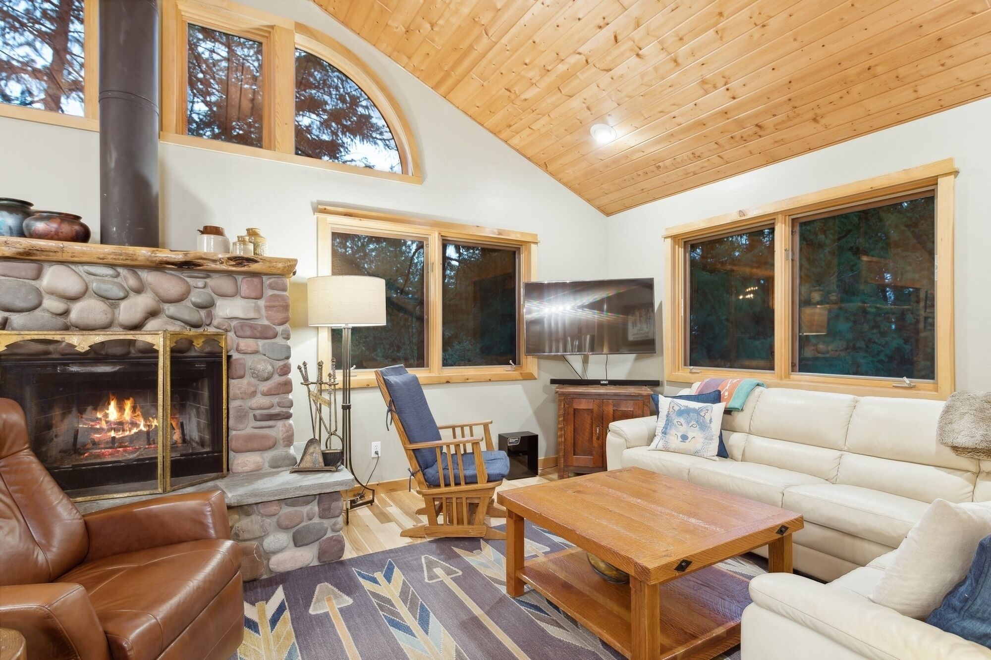 Stunning Ptarmigan Home! Communal Pool! Community Hot Tub! - Whitefish, MT