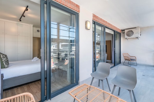 Apartamento superior, 2 quartos, vista para a cidade | Terraço/pátio