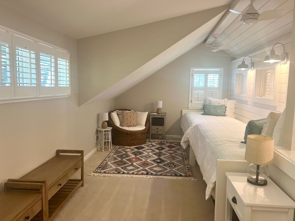 New To Market. Golf & Pond Views. Refined Beach Cottage. - Kiawah Island, SC