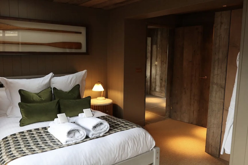 Christmas Cabin - River View 10 Mins From Bath - Bristol