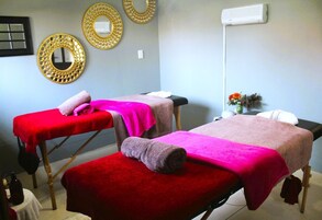 Aromaterapia, massagens de pedras quentes, massagens suecas 