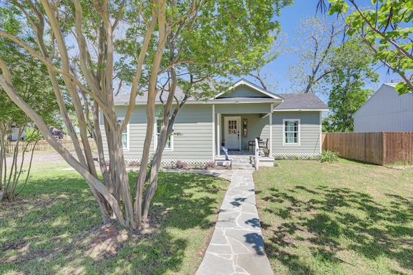 Charming Franklin Abode Near Sports Park & Fishing - Franklin, TX