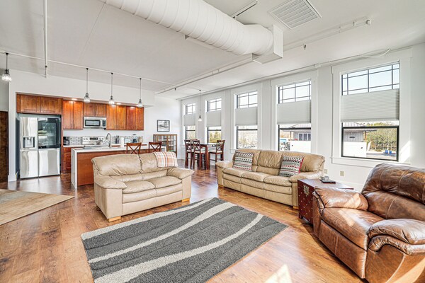 보트 항구까지 1마일 미만의 모던 블레인 콘도 렌탈! - 블레인