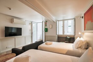 Quarto Twin Básico | Ferro/tábua de engomar, Wi-fi grátis 