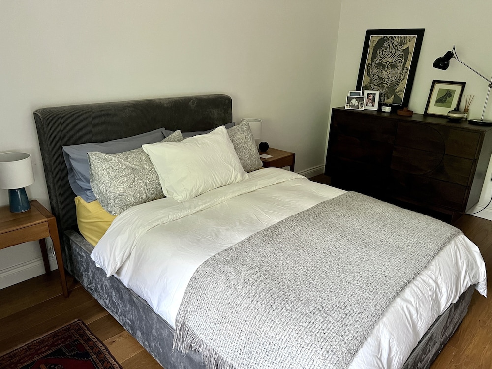 Urban Oasis Chic 1br Flat With Spacious Garden - London