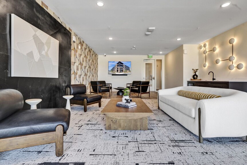 Urban Oasis W/ Pool, Gym, & Stunning City Views - Birmingham, AL