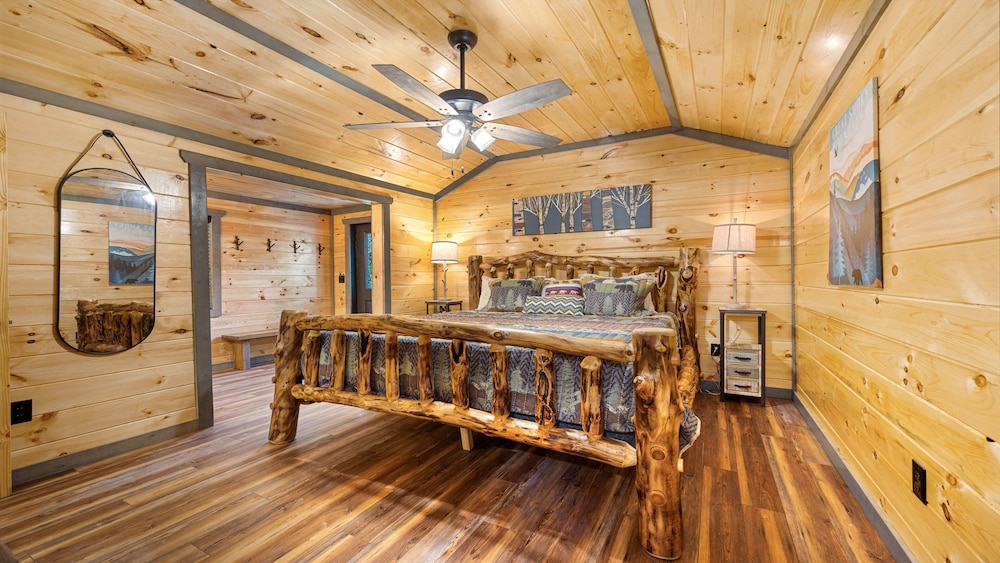 I Do: Romantic Smokies Cabin! - Gatlinburg, TN