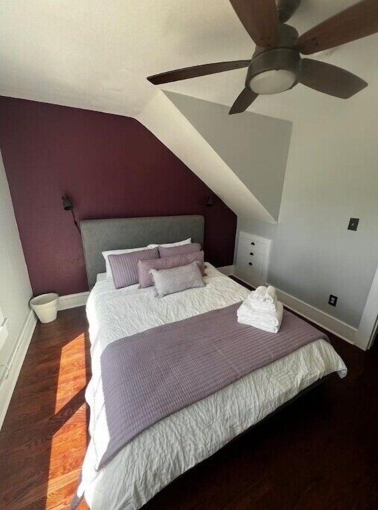 Spacious & Inviting Bungalow Near Downtown - Chase Field - Phoenix