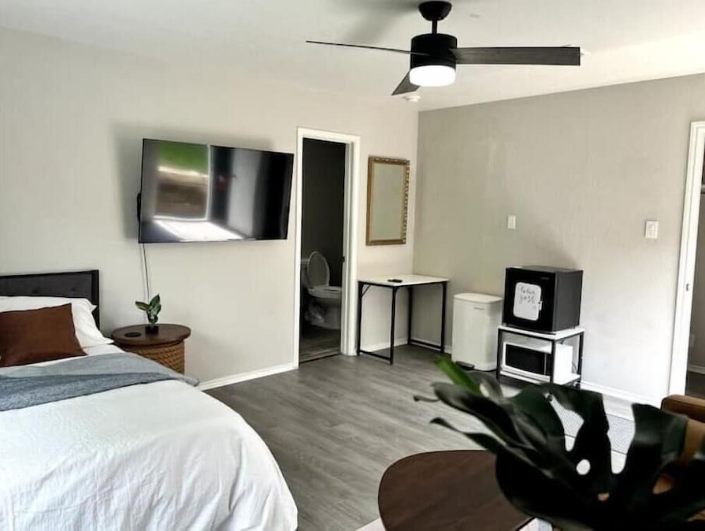 Exclusive Loft - Garden Ridge, TX