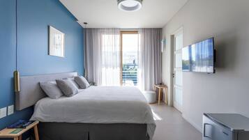 Suíte estúdio, terraço, vista para a cidade | Cofres nos quartos, cortinas blackout, quartos à prova de som