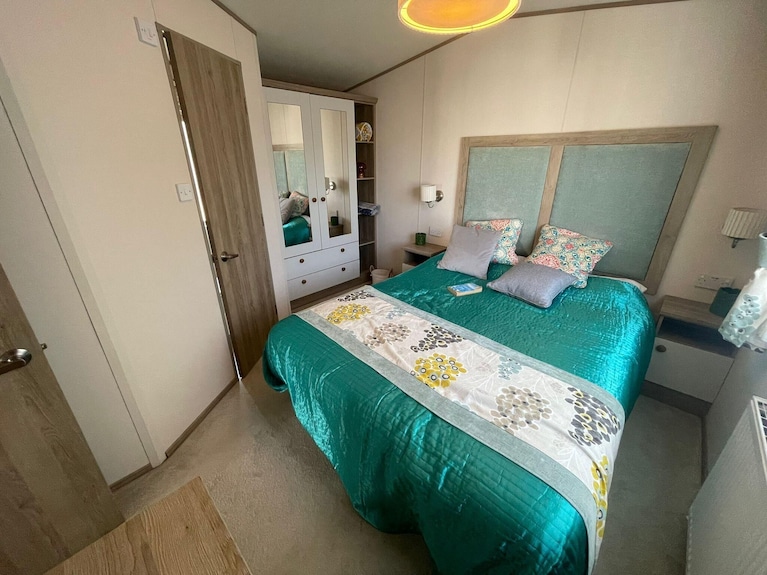 Lovely Caravan At Manor Park, Nearby Hunstanton Beach In Norfolk Ref 23049s - Norfolk