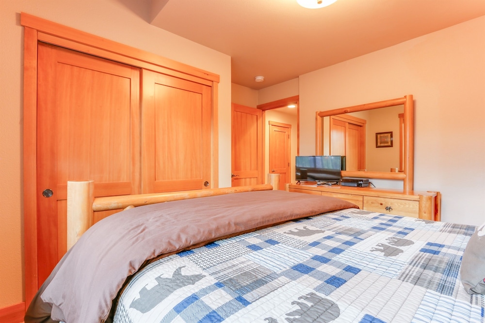 5BR+Loft,5BA,3 King|Close to Village|SHARC Pool|Hot tub|A/C|WiFi|Bikes ...